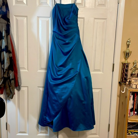 Urban Girl Nites | Dresses | Urban Girl Nites Blue Sleeveless Prom ...